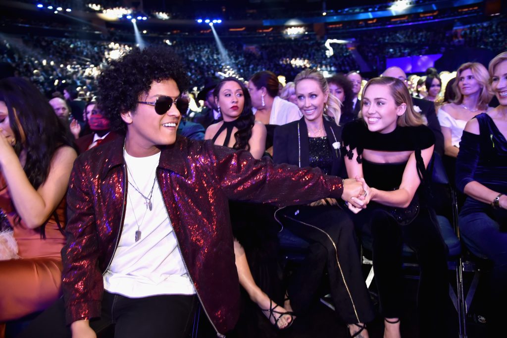 Miley Cyrus pide desestimar la demanda por plagio sobre «Flowers ...