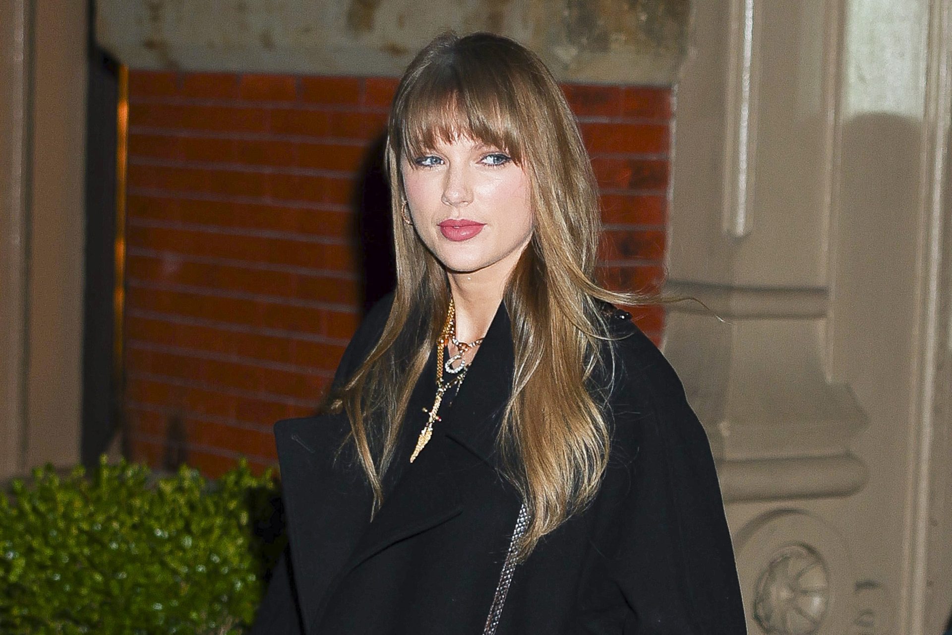 Taylor Swift pide detener el registro de la marca «Swift Home» - Tips ...